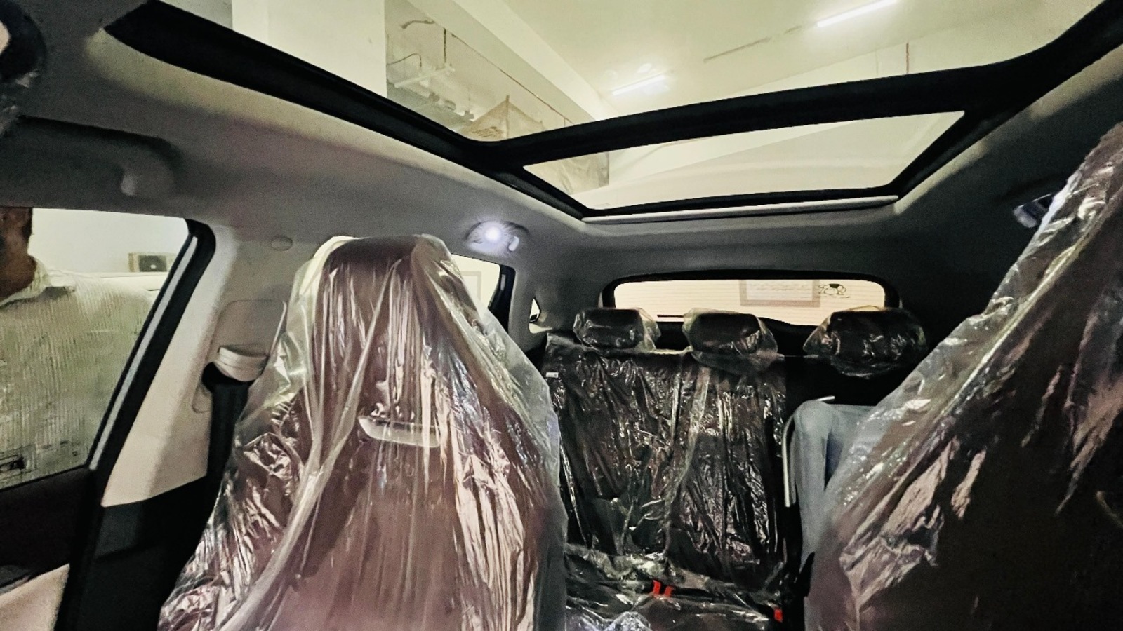 2024 J6 GCC - iCarsU.com